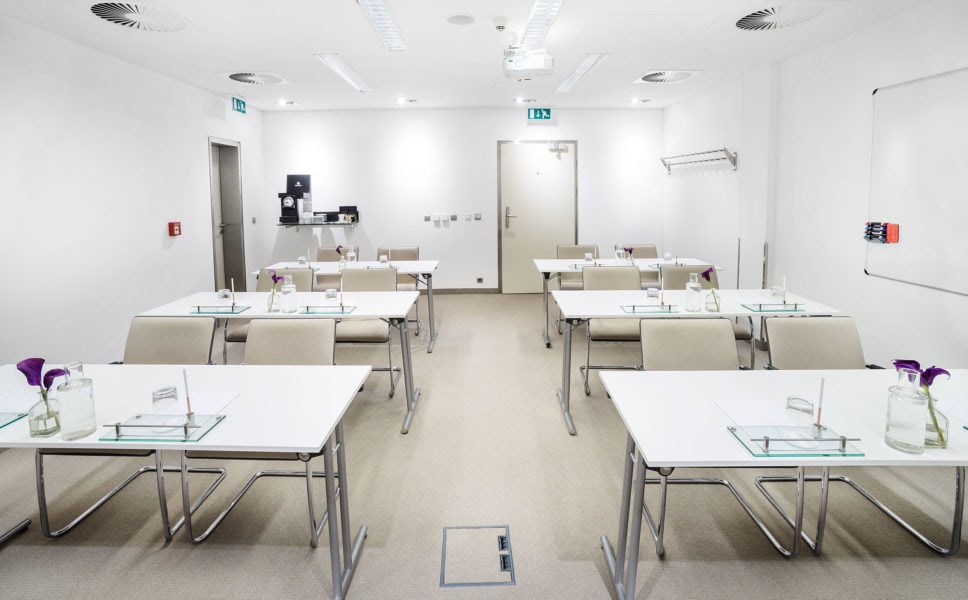 SMALL MOON Meeting Room | Design Hotel Josef